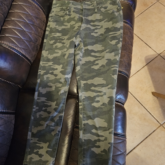 Universal Thread | Jeans | Universal Thread Camo High Rise Skinny Crop ...